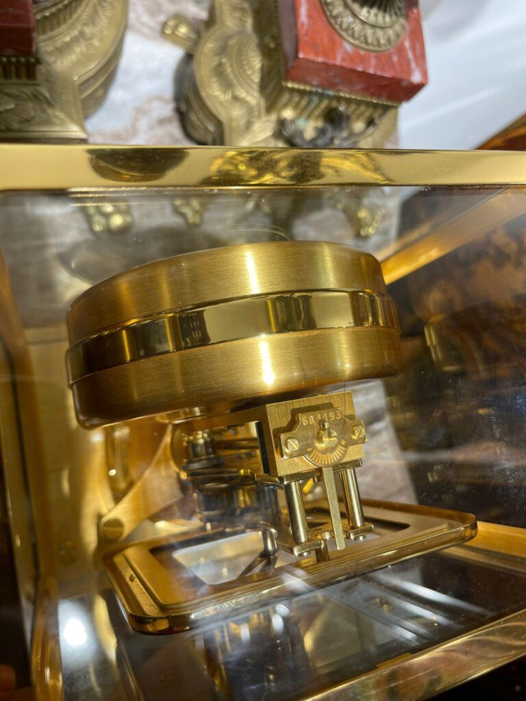 Đồng Hồ Vĩnh Cửu Atmos 540 Thuỵ Sỹ Phiên Bản Chấm Bi Luxury